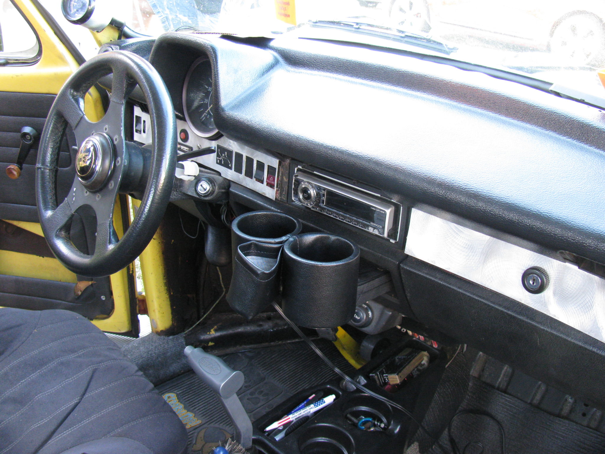 Volkswagen Super Beetle Plug-N-Chug Dual Drink Holder 1973-1979